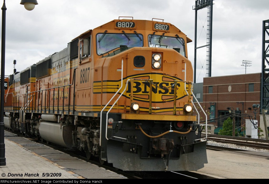 BNSF 8807